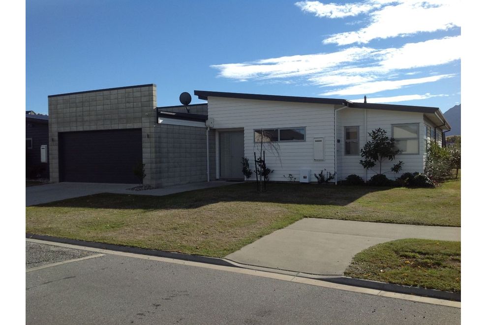 44 Sherwin Avenue, Albert Town, Wanaka - For Rent - realestate.co.nz