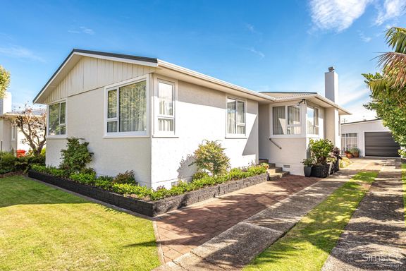 Sold - 34 Selwyn Crescent, College Estate - realestate.co.nz