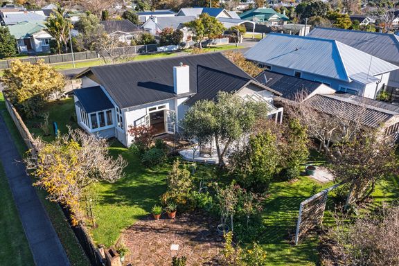 Property value - 90 Iranui Road, Inner Kaiti - realestate.co.nz