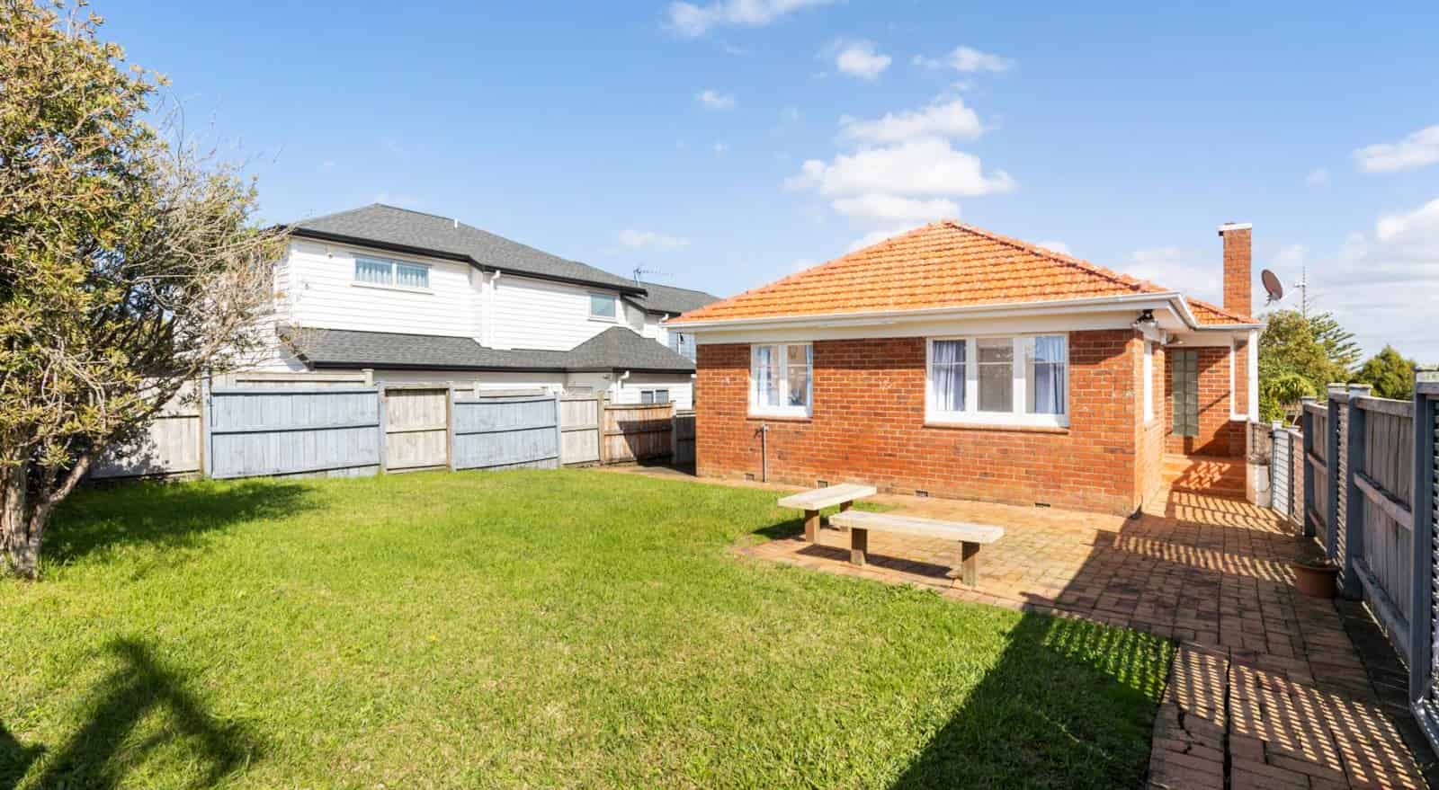 Sold - 1/49 Oakdale Road, Mount Roskill - realestate.co.nz