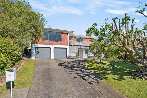 Sold - 8 Ian Place, Glendene - realestate.co.nz
