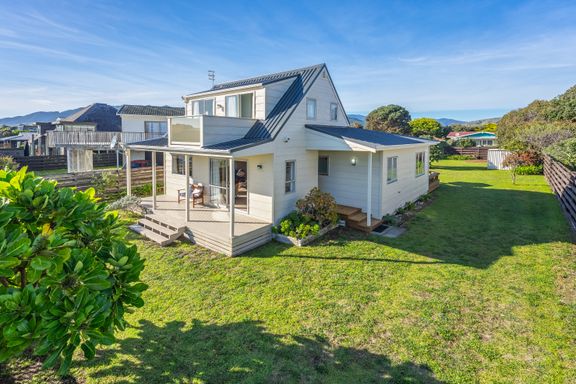 Sold - 114 Field Way, Waikanae Beach - realestate.co.nz