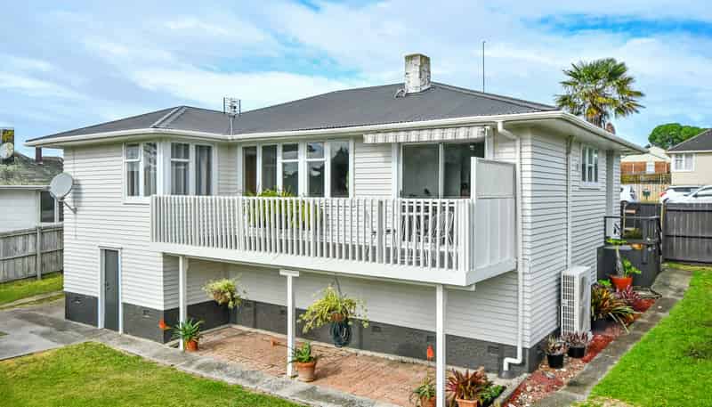 Sold - 49 Middlemore Crescent, Papatoetoe - realestate.co.nz