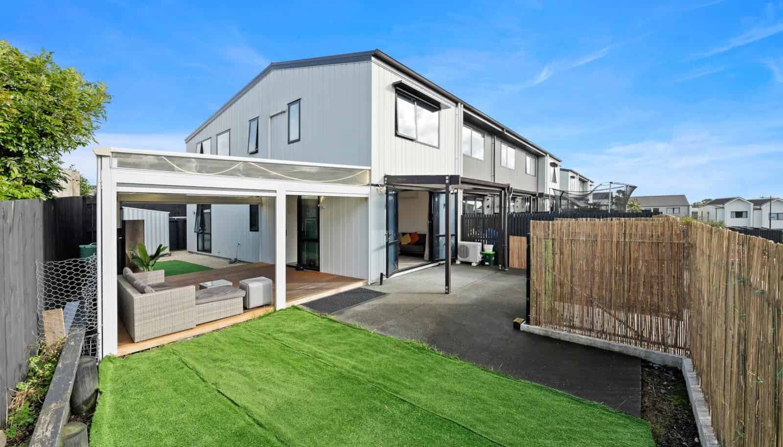 Sold - 17 Ofanoa Lane, Mount Roskill - realestate.co.nz