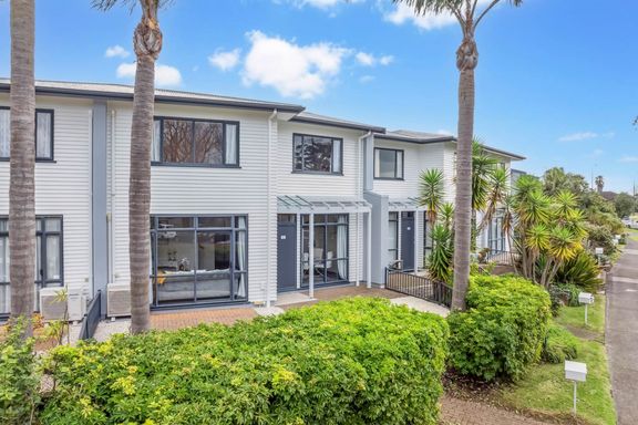 Sold - 97/2 Armoy Drive, East Tamaki - realestate.co.nz