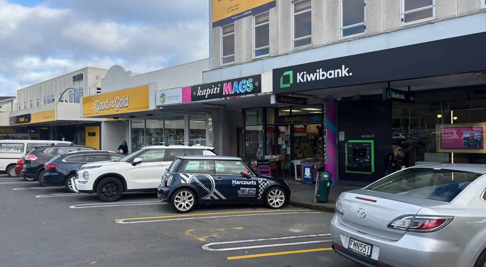 For Lease 2 Coastland Parade Paraparaumu Nz