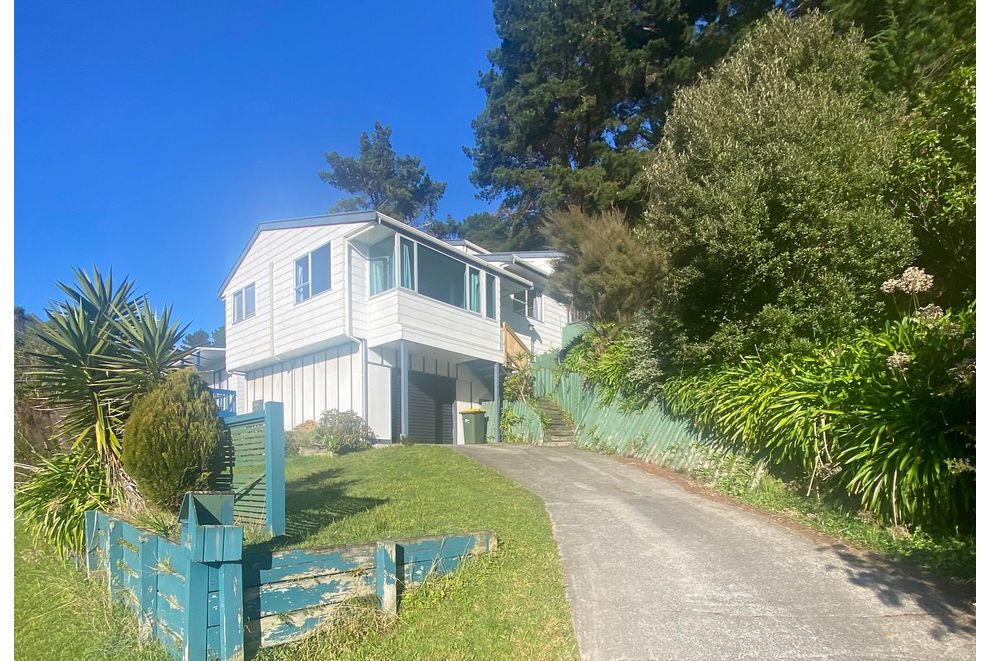 30 Postgate Drive, Whitby, Porirua City - For Rent - realestate.co.nz