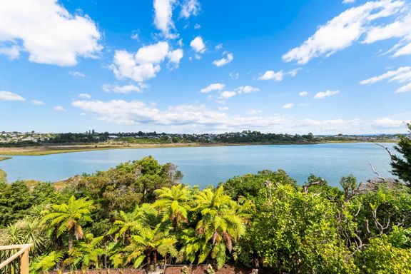 Sold - 28 Sunny Bay Road, Matua - realestate.co.nz