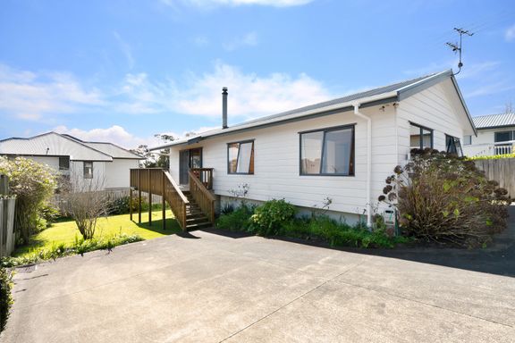 Sold - 101A Kinross Street, Blockhouse Bay - realestate.co.nz