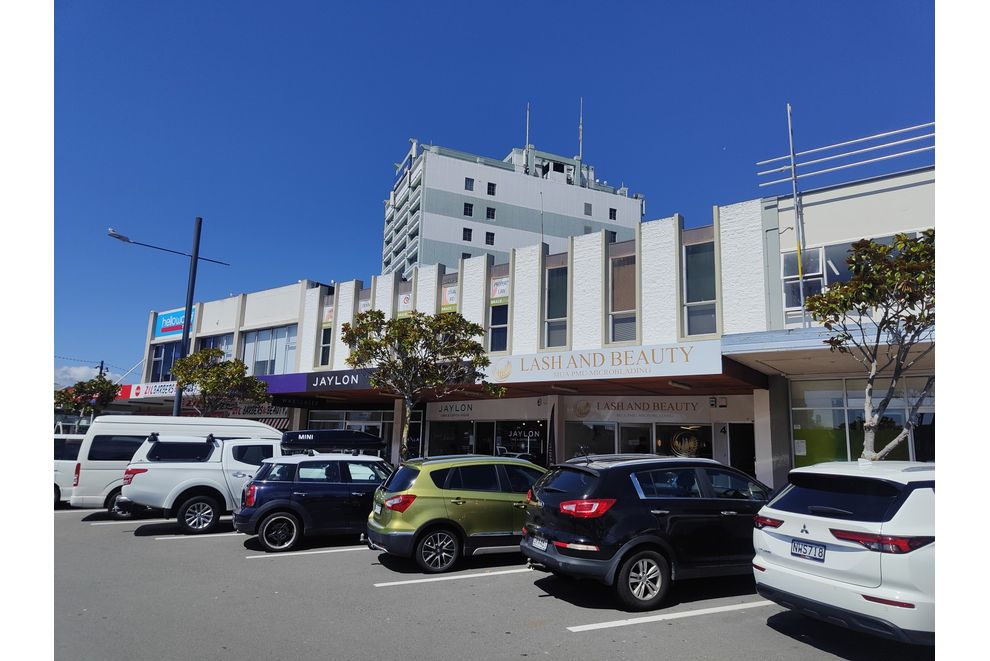 For lease 4 Cobham Court, Porirua - realestate.co.nz
