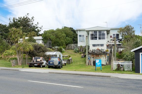 Property value - 643 Waitarere Beach Road, Waitarere Beach - realestate ...
