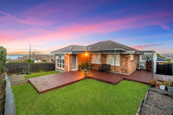 Sold - 1/4 Ridge Road, Howick - realestate.co.nz