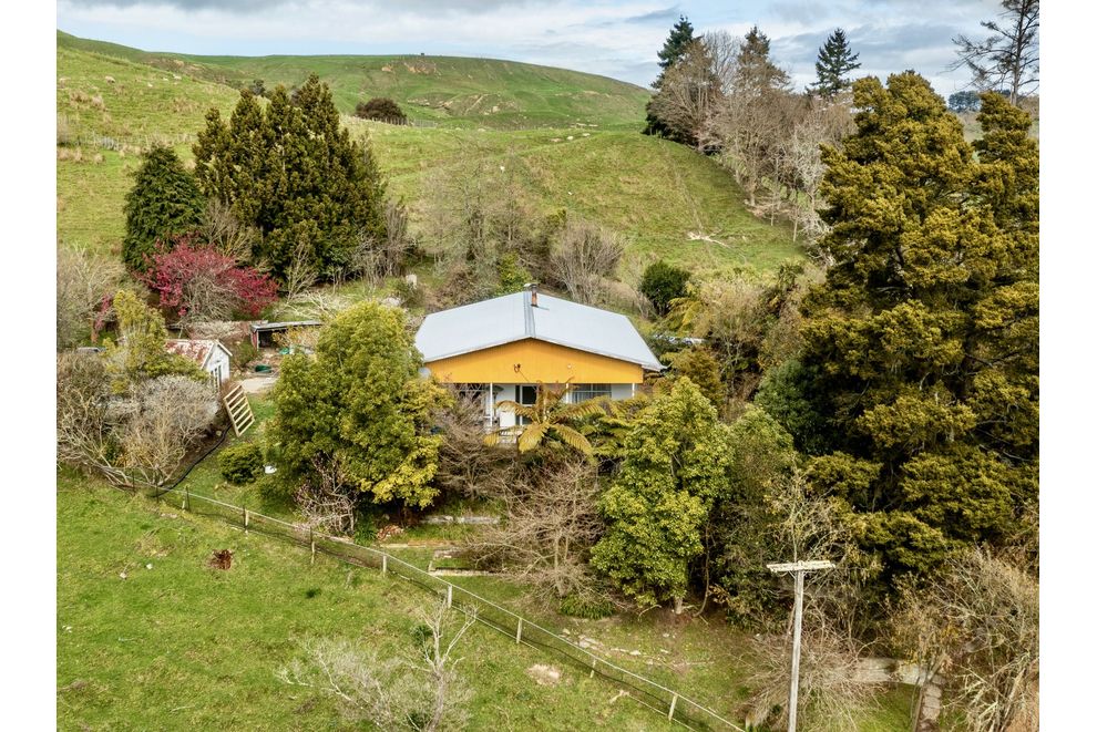 19 Gordon Terrace, Hunterville, Rangitikei - For Sale - realestate.co.nz