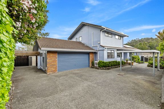 Sold - 14 Redlands Grove, Swanson - realestate.co.nz
