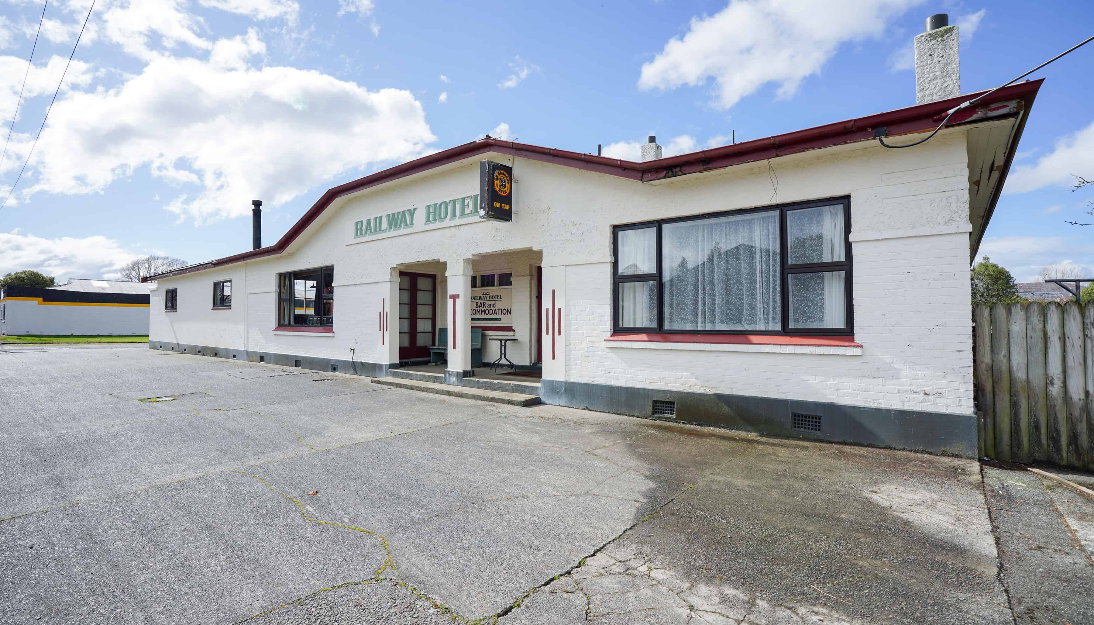 For sale 76 King Street & 143 Main Street, Otautau - realestate.co.nz