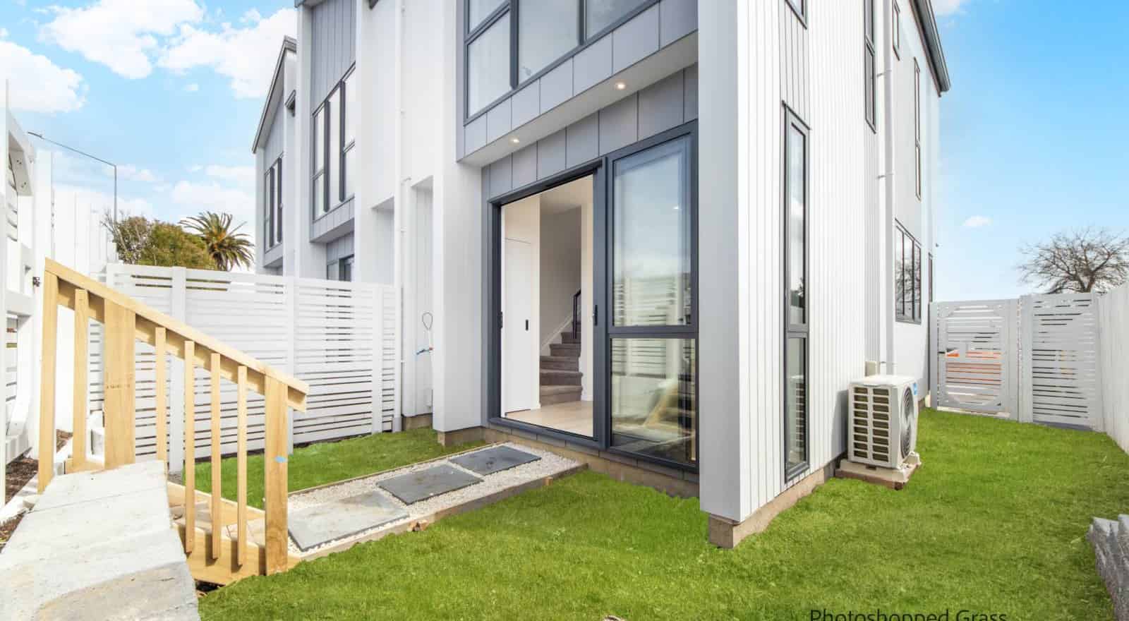 7/234 Te Atatu Road, Te Atatu South, Waitakere City - For Sale ...