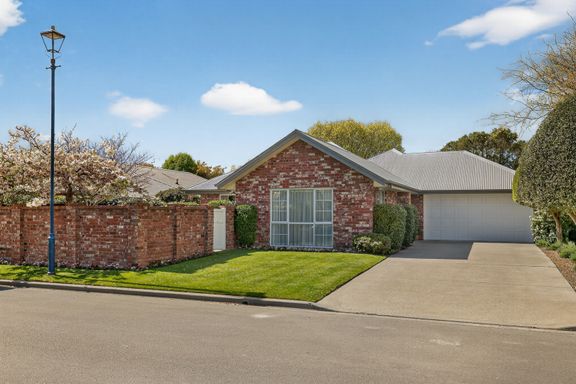 Sold - 8 Avon Gate, Russley - realestate.co.nz