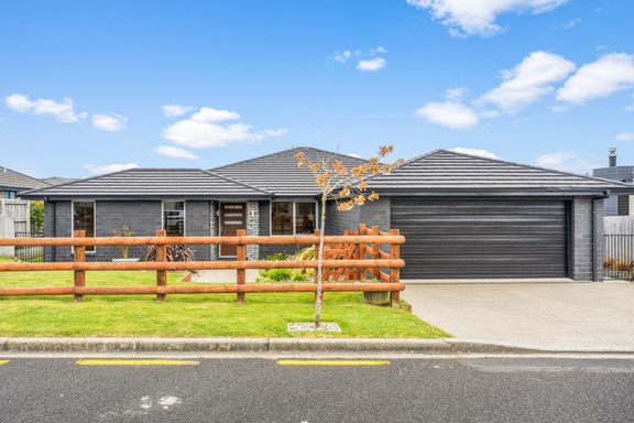 Sold - 10 Hilltop Crescent, Corstorphine - realestate.co.nz