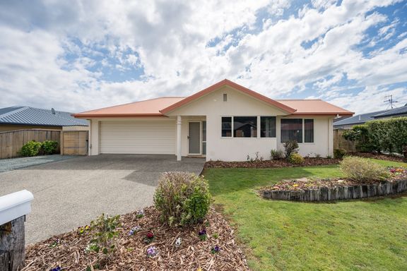Sold - 17 Covent Drive, Stoke - realestate.co.nz