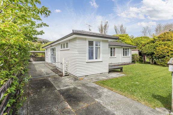 Sold - 10 Findlay Street, Tawa - realestate.co.nz