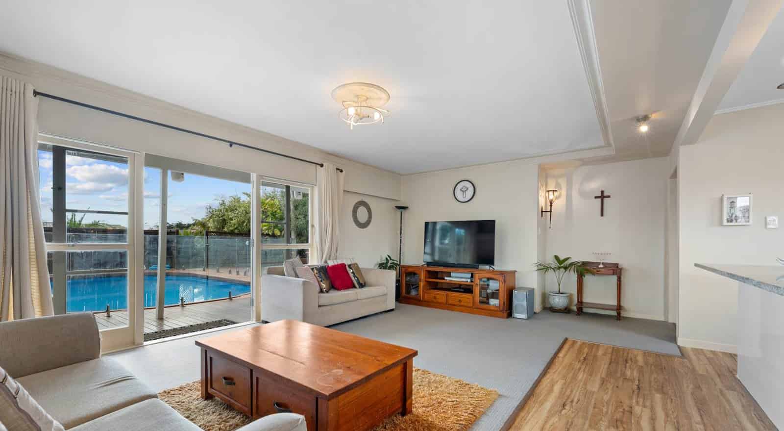 24 Pah Road, Cockle Bay, Manukau City - For Sale - realestate.co.nz