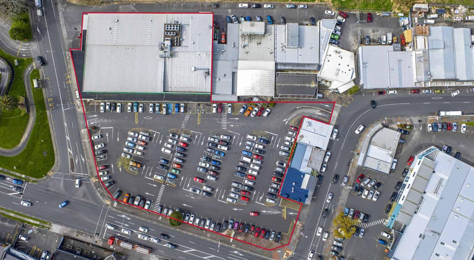 For sale 90 Great South Road, Papakura - realestate.co.nz