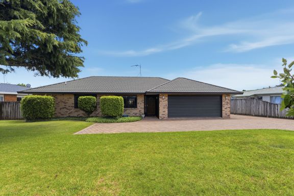 Sold - 7 Burnt Oak Drive, Pyes Pa - realestate.co.nz
