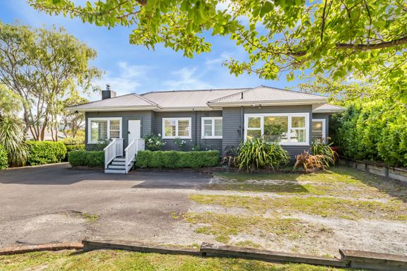 Sold - 25 Field Street, Silverstream - realestate.co.nz