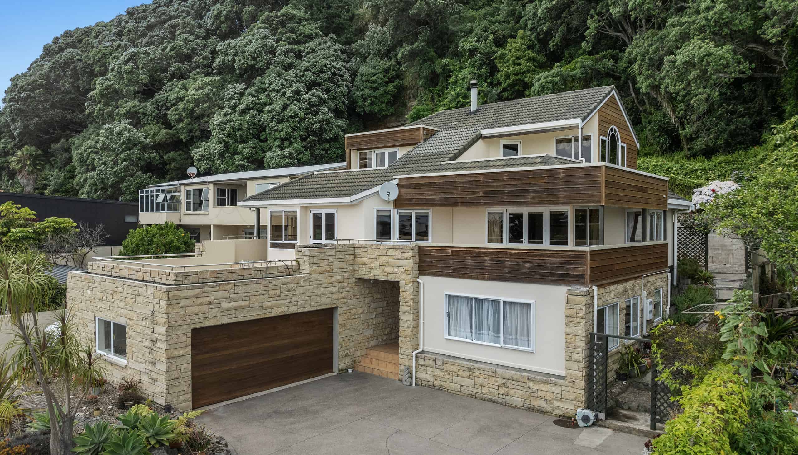 198 Pohutukawa Avenue, Ohope, Whakatane - For Sale - realestate.co.nz