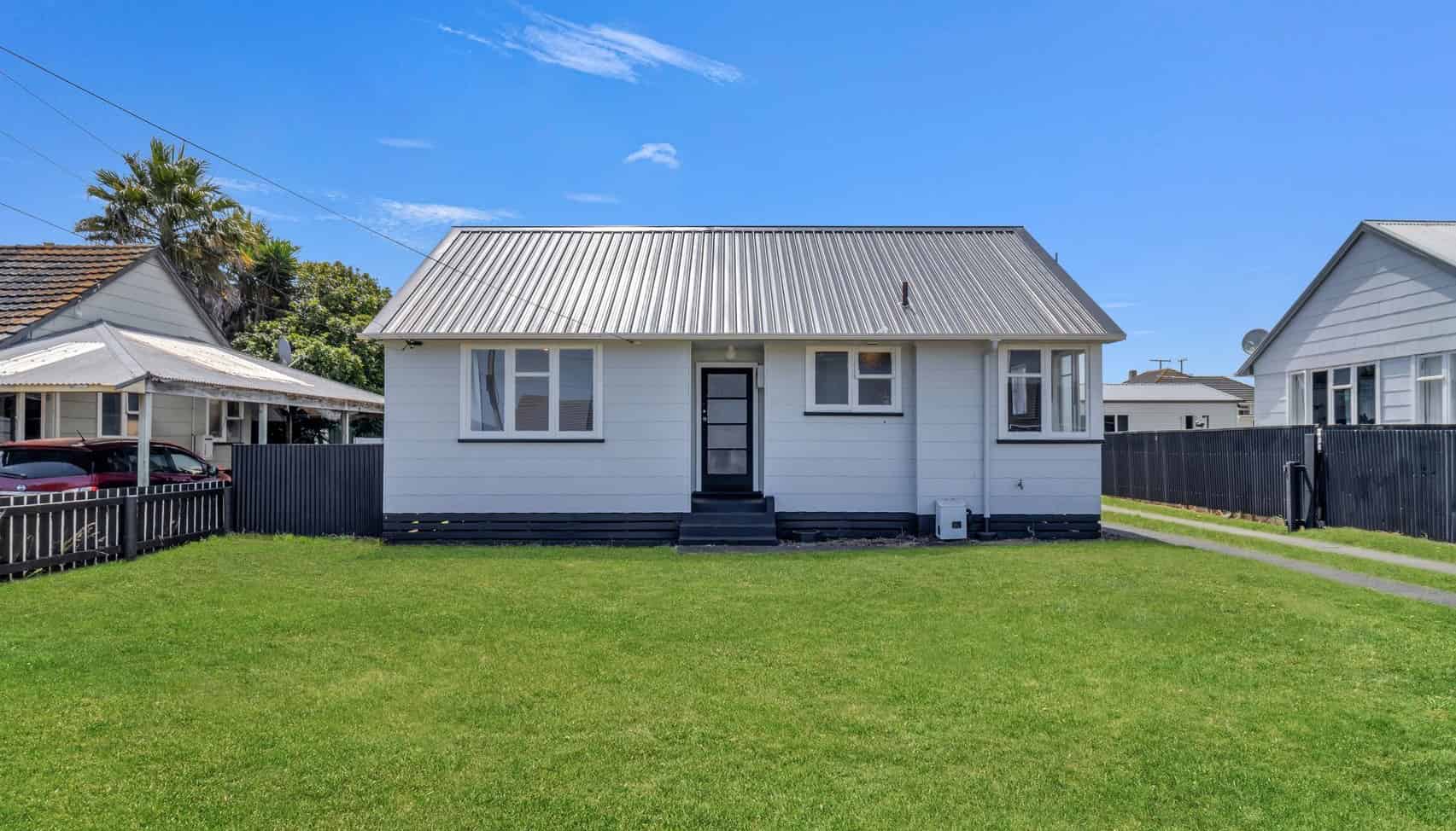 33 Matipo Street, Castlecliff, Whanganui - For Sale - realestate.co.nz