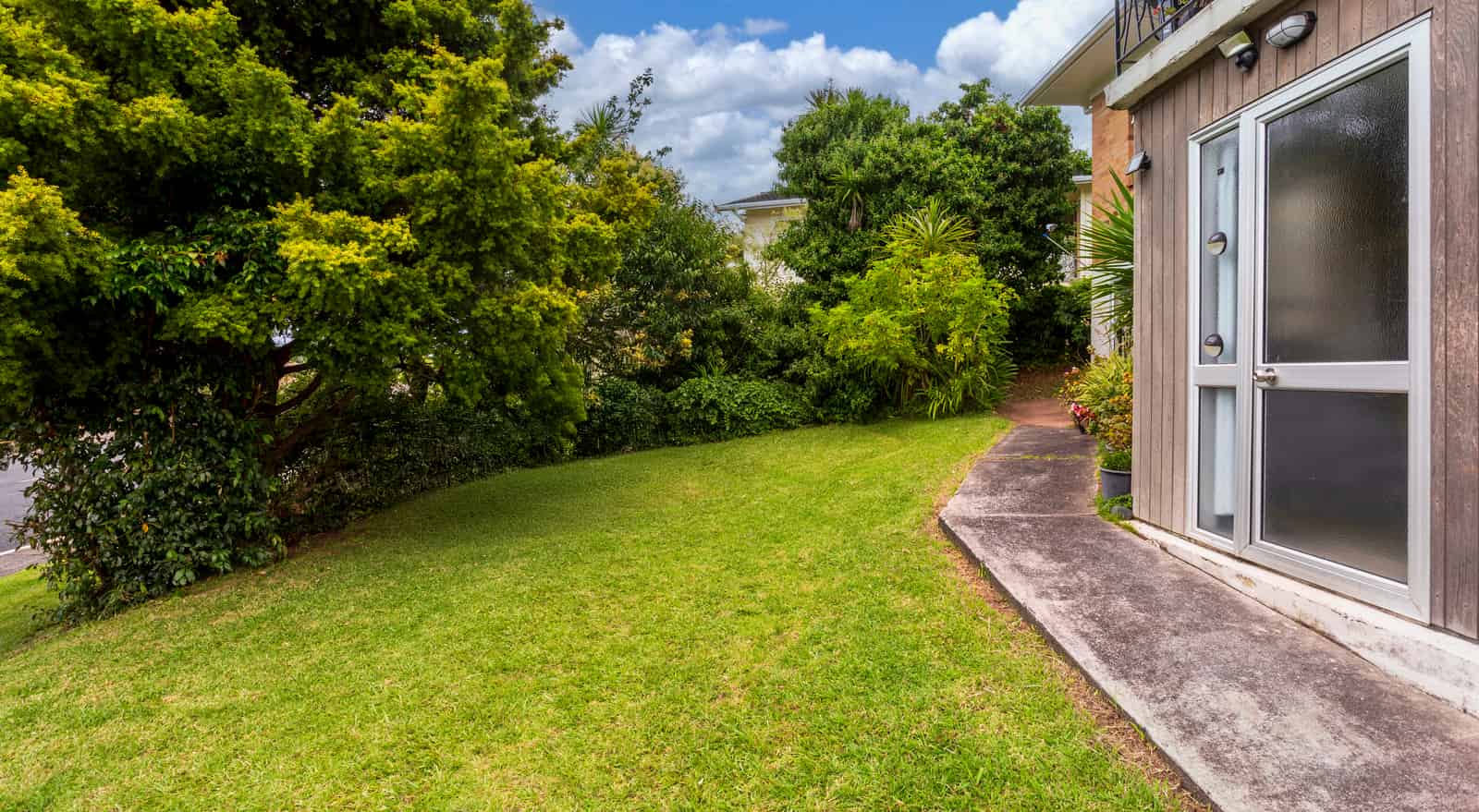 4 Ayton Drive, Totara Vale, North Shore City - For Sale - realestate.co.nz