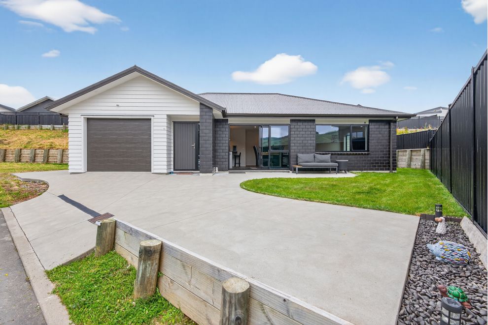 12 Rewarewa Way, Timberlea, Upper Hutt City - For Sale - realestate.co.nz