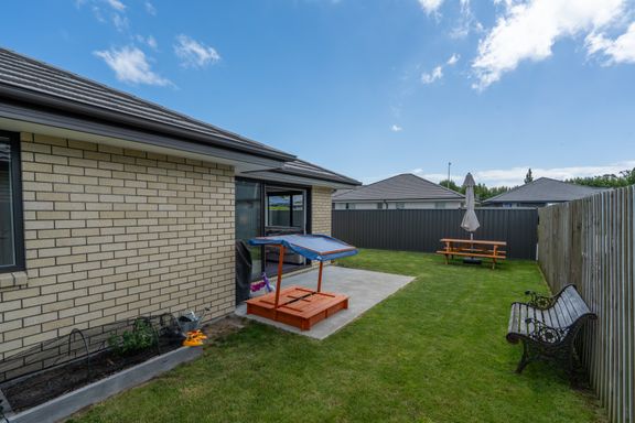 Sold - 32 Loch Tanna Way, Yaldhurst - realestate.co.nz