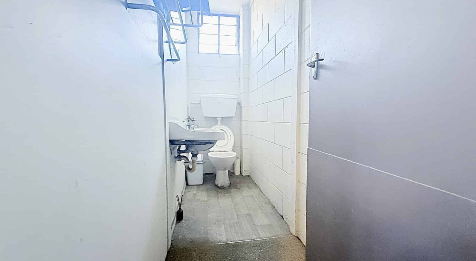 For lease Pakuranga Light Industrial Unit | 76 m2 - realestate.co.nz
