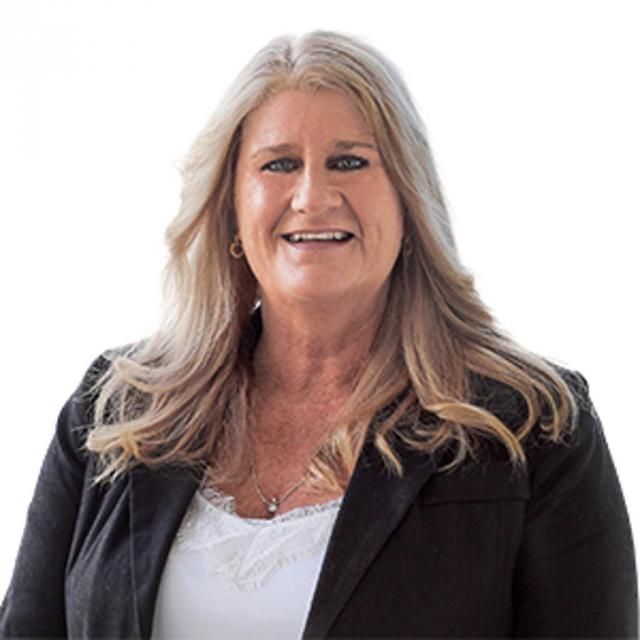 Lisa Crowe - realestate.co.nz